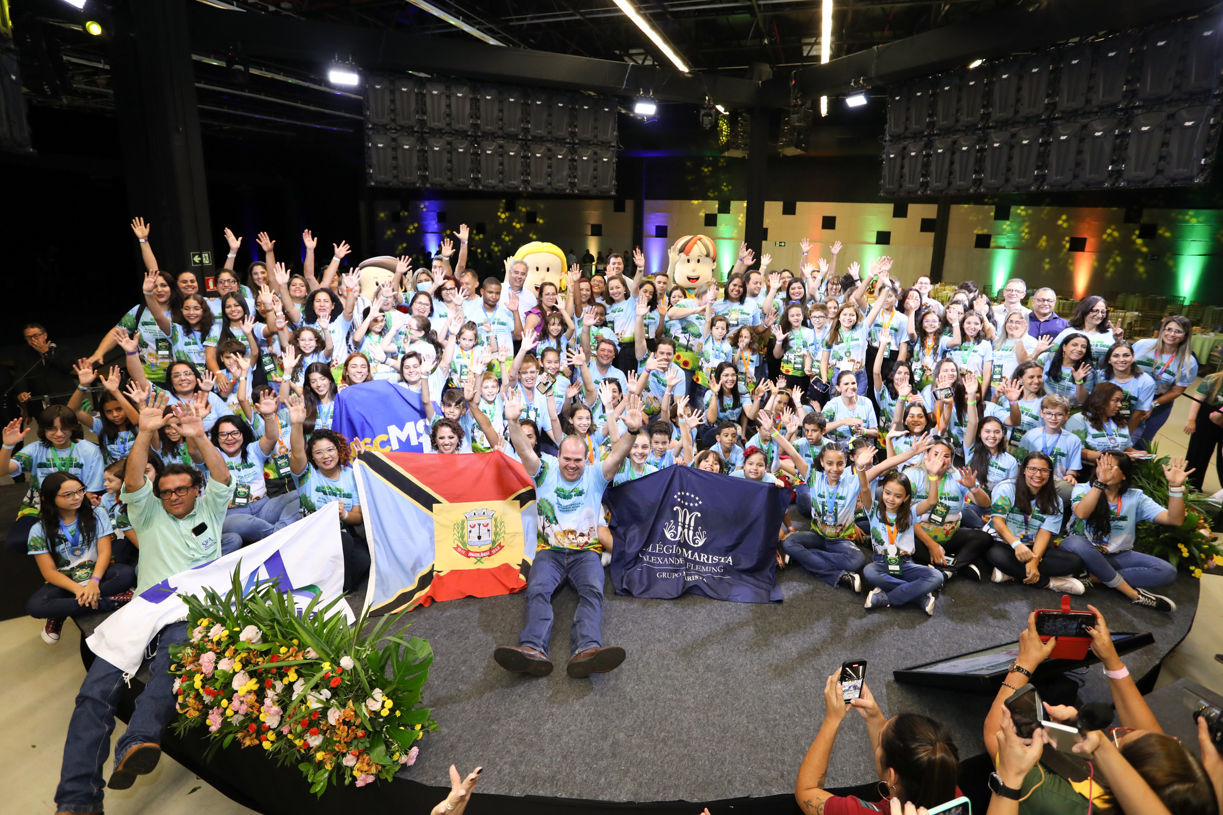 Com tradicional festa, Senar/MS premia escolas, professores e alunos no Concurso Agrinho 2022 ...